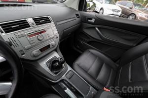 Grey Ford Kuga 2010 in Jelgava, with an engine capacity of 2.00 L and mileage of 0 thousand km for 6450 €, photo 18 on AUTOMOTO.COM.LV