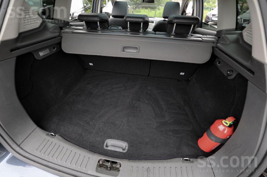Grey Ford Kuga 2010 in Jelgava, with an engine capacity of 2.00 L and mileage of 0 thousand km for 6450 €, photo 24 on AUTOMOTO.COM.LV
