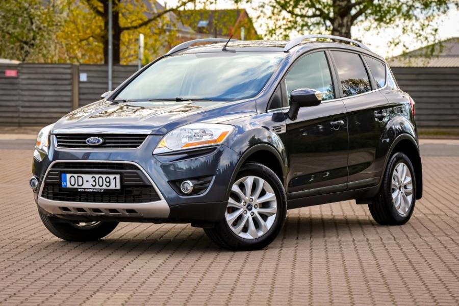 Grey Ford Kuga 2010 in Riga, with an engine capacity of 2.00 L and mileage of 261 thousand km for 6750 €, photo 1 on AUTOMOTO.COM.LV