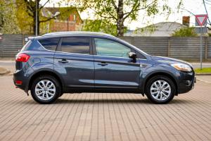 Grey Ford Kuga 2010 in Riga, with an engine capacity of 2.00 L and mileage of 261 thousand km for 6750 €, photo 5 on AUTOMOTO.COM.LV