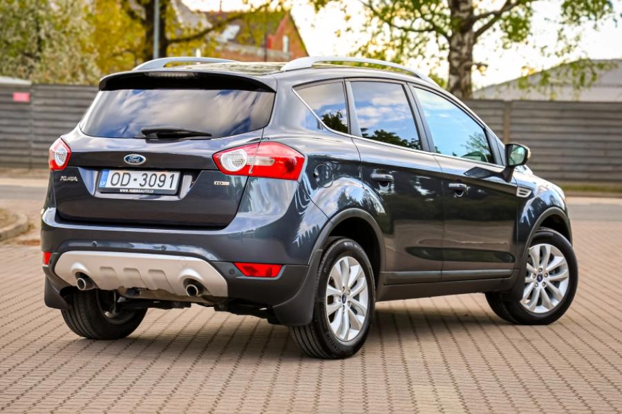 Grey Ford Kuga 2010 in Riga, with an engine capacity of 2.00 L and mileage of 261 thousand km for 6750 €, photo 6 on AUTOMOTO.COM.LV