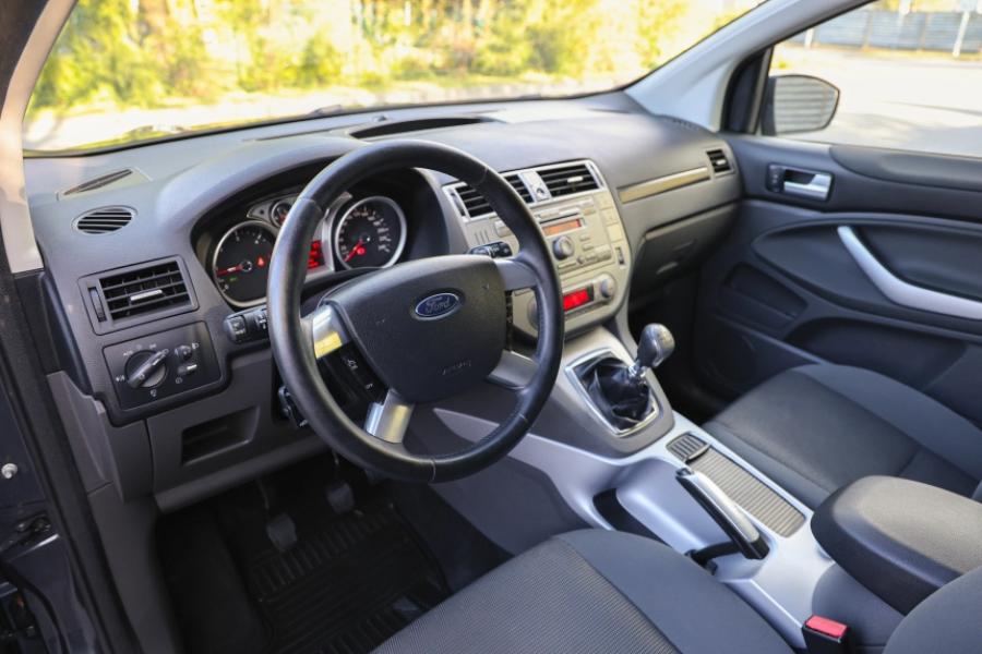 Grey Ford Kuga 2010 in Riga, with an engine capacity of 2.00 L and mileage of 261 thousand km for 6750 €, photo 10 on AUTOMOTO.COM.LV