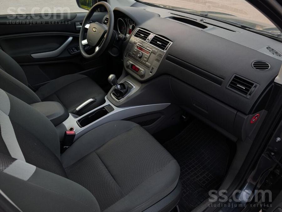 Grey Ford Kuga 2010 in Jurmala, with an engine capacity of 2.00 L and mileage of 0 thousand km for 4950 €, photo 10 on AUTOMOTO.COM.LV