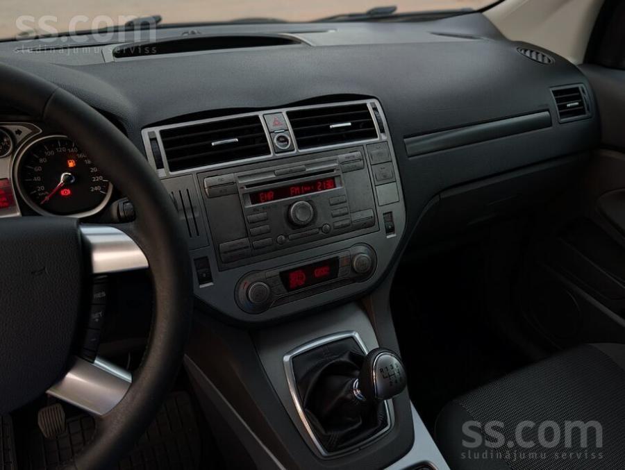 Grey Ford Kuga 2010 in Jurmala, with an engine capacity of 2.00 L and mileage of 0 thousand km for 4950 €, photo 11 on AUTOMOTO.COM.LV