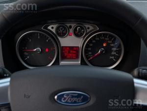 Grey Ford Kuga 2010 in Jurmala, with an engine capacity of 2.00 L and mileage of 0 thousand km for 4950 €, photo 12 on AUTOMOTO.COM.LV