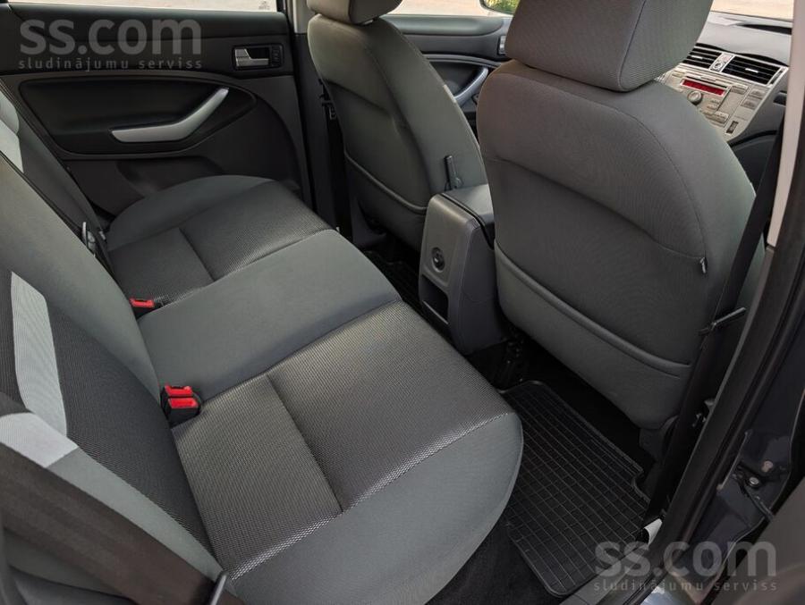 Grey Ford Kuga 2010 in Jurmala, with an engine capacity of 2.00 L and mileage of 0 thousand km for 4950 €, photo 14 on AUTOMOTO.COM.LV