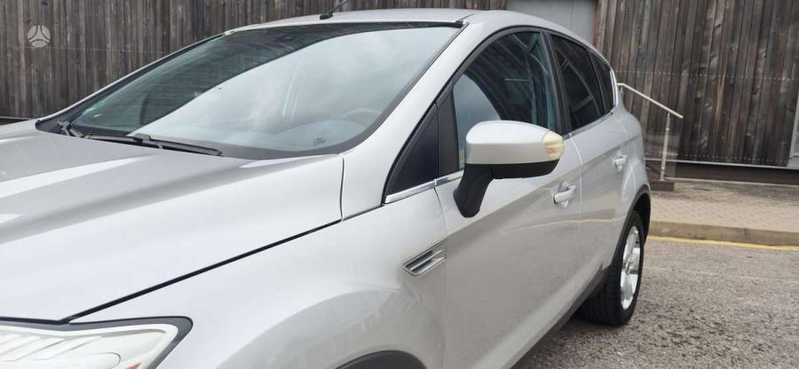 Grey Ford Kuga 2010 in Utena, with an engine capacity of 2.00 L and mileage of 266 thousand km for 4600 €, photo 19 on AUTOMOTO.COM.LV