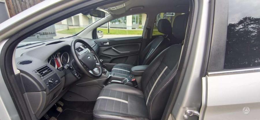 Grey Ford Kuga 2010 in Utena, with an engine capacity of 2.00 L and mileage of 266 thousand km for 4600 €, photo 25 on AUTOMOTO.COM.LV