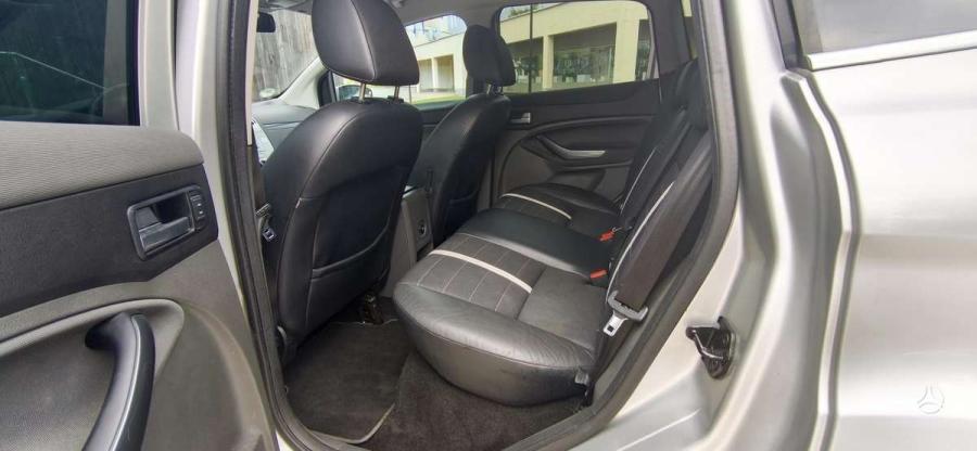 Grey Ford Kuga 2010 in Utena, with an engine capacity of 2.00 L and mileage of 266 thousand km for 4600 €, photo 28 on AUTOMOTO.COM.LV