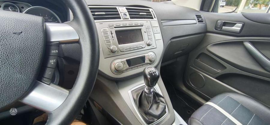 Grey Ford Kuga 2010 in Utena, with an engine capacity of 2.00 L and mileage of 266 thousand km for 4600 €, photo 30 on AUTOMOTO.COM.LV