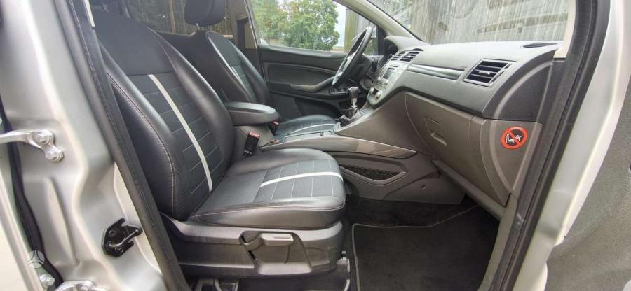 Grey Ford Kuga 2010 in Utena, with an engine capacity of 2.00 L and mileage of 266 thousand km for 4600 €, photo 33 on AUTOMOTO.COM.LV