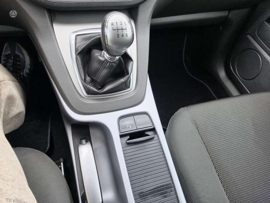 Pelēks Ford Kuga 2010 Utena, ar dzinēja tilpumu 2.00 L un nobraukumu 289 tūkst. km par 3600 €, foto 14 vietnē AUTOMOTO.COM.LV