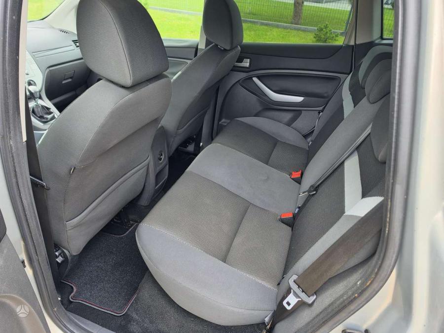 Pelēks Ford Kuga 2010 Utena, ar dzinēja tilpumu 2.00 L un nobraukumu 289 tūkst. km par 3600 €, foto 16 vietnē AUTOMOTO.COM.LV