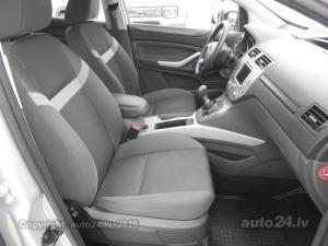 Grey Ford Kuga 2011 in Viljandi, with an engine capacity of 2.00 L and mileage of 219 thousand km for 6990 €, photo 9 on AUTOMOTO.COM.LV