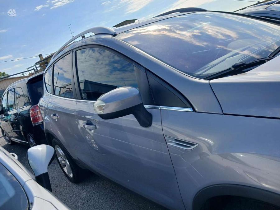 Grey Ford Kuga 2011 in Kaunas, with an engine capacity of 2.00 L and mileage of 150 thousand km for 2999 €, photo 5 on AUTOMOTO.COM.LV