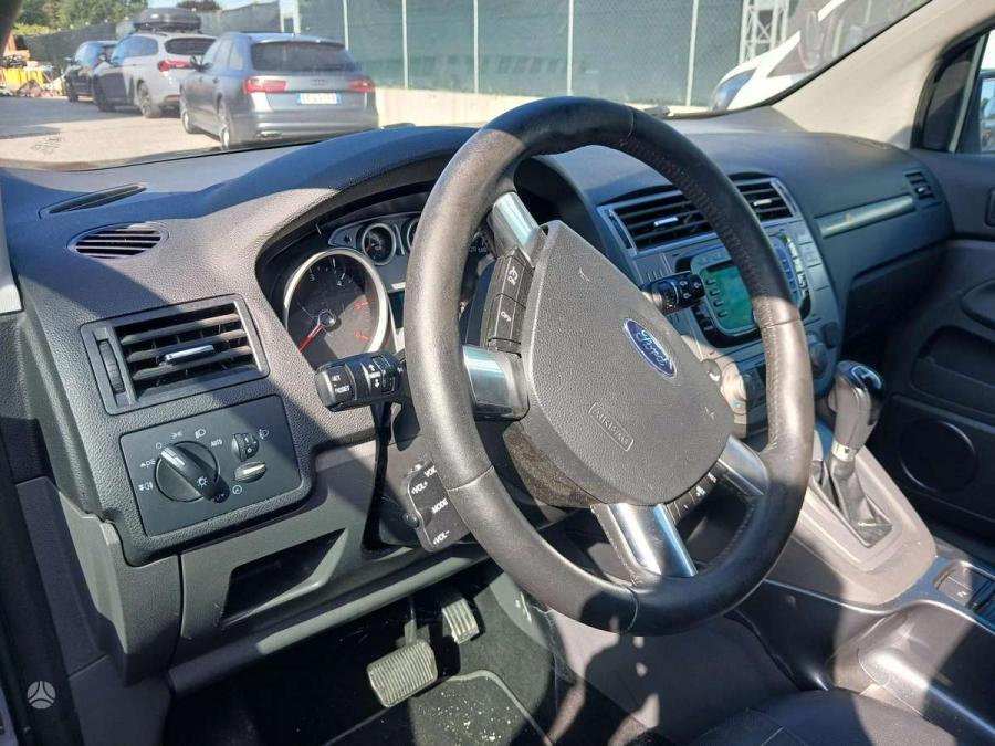Grey Ford Kuga 2011 in Kaunas, with an engine capacity of 2.00 L and mileage of 150 thousand km for 2999 €, photo 11 on AUTOMOTO.COM.LV