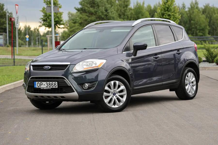 Grey Ford Kuga 2011 in Jelgava, with an engine capacity of 2.00 L and mileage of 198 thousand km for 6650 €, photo 1 on AUTOMOTO.COM.LV