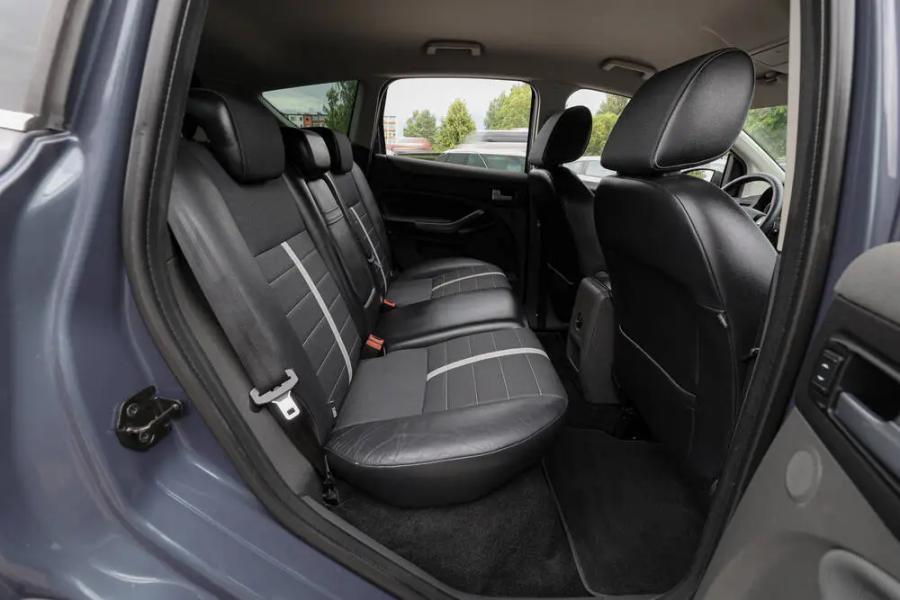Grey Ford Kuga 2011 in Jelgava, with an engine capacity of 2.00 L and mileage of 198 thousand km for 6650 €, photo 12 on AUTOMOTO.COM.LV