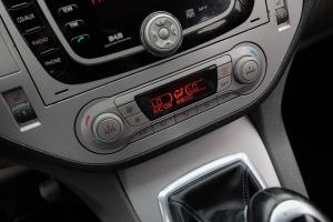 Grey Ford Kuga 2011 in Jelgava, with an engine capacity of 2.00 L and mileage of 198 thousand km for 6650 €, photo 17 on AUTOMOTO.COM.LV