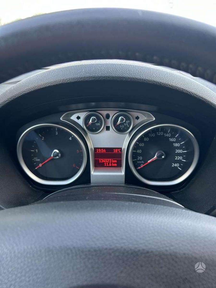 Pelēks Ford Kuga 2011 Viļņa, ar dzinēja tilpumu 2.00 L un nobraukumu 135 tūkst. km par 6300 €, foto 13 vietnē AUTOMOTO.COM.LV