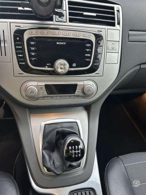 Pelēks Ford Kuga 2011 Viļņa, ar dzinēja tilpumu 2.00 L un nobraukumu 135 tūkst. km par 6300 €, foto 15 vietnē AUTOMOTO.COM.LV
