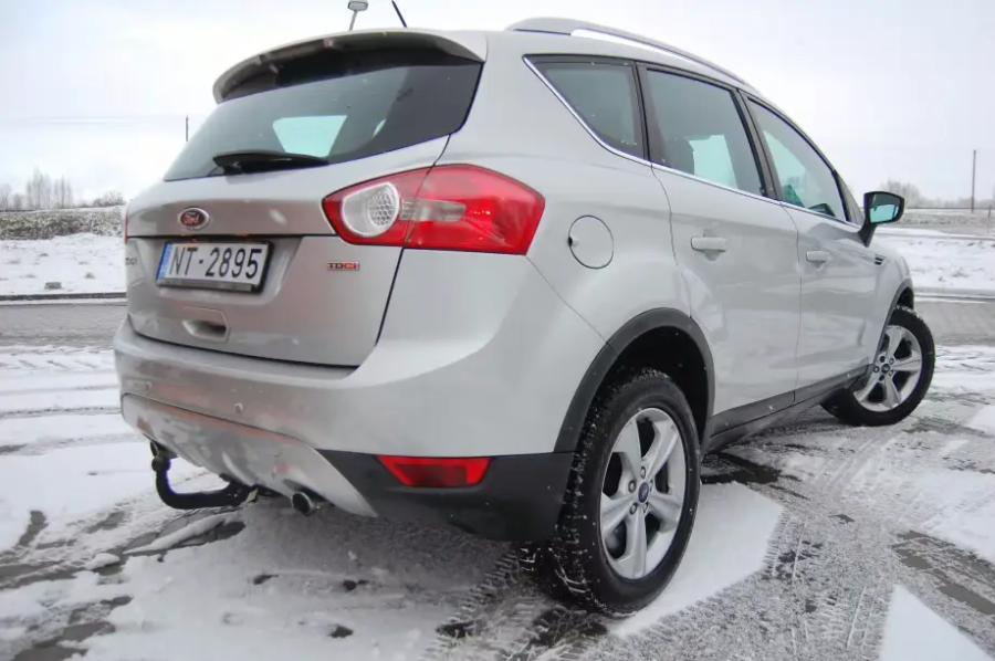 Pelēks Ford Kuga 2011 Jēkabpils, ar dzinēja tilpumu 2.00 L un nobraukumu 225 tūkst. km par 6990 €, foto 3 vietnē AUTOMOTO.COM.LV
