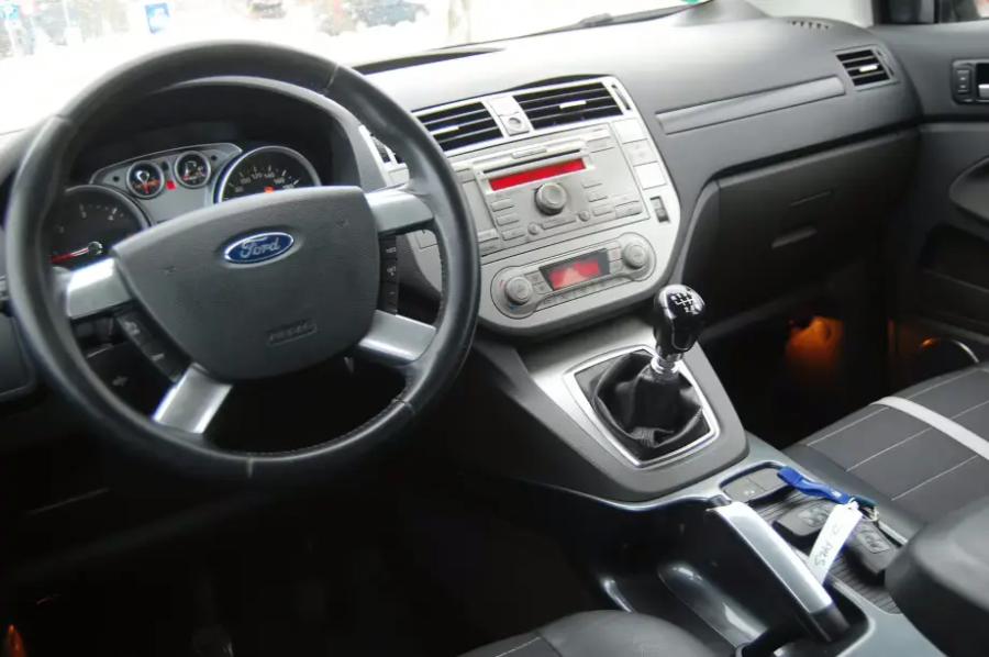 Pelēks Ford Kuga 2011 Jēkabpils, ar dzinēja tilpumu 2.00 L un nobraukumu 225 tūkst. km par 6990 €, foto 14 vietnē AUTOMOTO.COM.LV