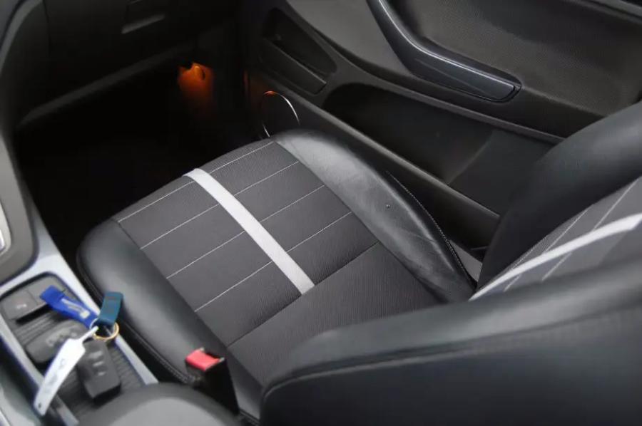 Pelēks Ford Kuga 2011 Jēkabpils, ar dzinēja tilpumu 2.00 L un nobraukumu 225 tūkst. km par 6990 €, foto 17 vietnē AUTOMOTO.COM.LV