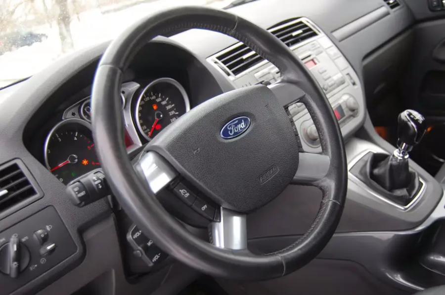 Pelēks Ford Kuga 2011 Jēkabpils, ar dzinēja tilpumu 2.00 L un nobraukumu 225 tūkst. km par 6990 €, foto 18 vietnē AUTOMOTO.COM.LV