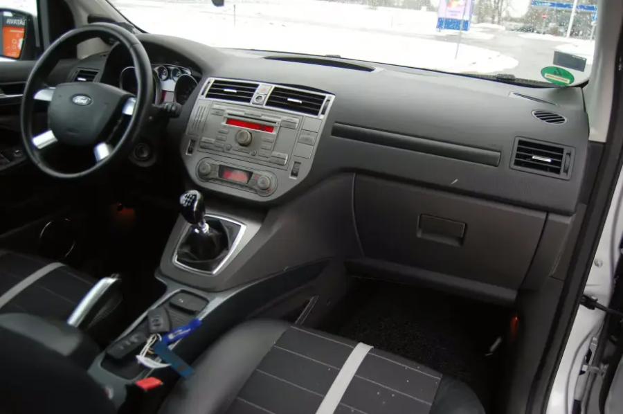 Pelēks Ford Kuga 2011 Jēkabpils, ar dzinēja tilpumu 2.00 L un nobraukumu 225 tūkst. km par 6990 €, foto 21 vietnē AUTOMOTO.COM.LV