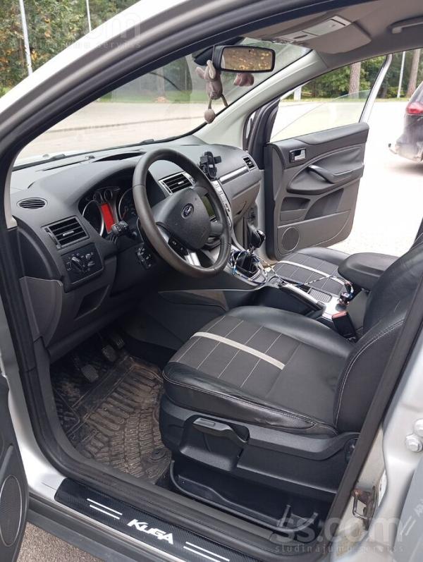 Grey Ford Kuga 2011 in Ogre, with an engine capacity of 2.00 L and mileage of 270 thousand km for 4700 €, photo 6 on AUTOMOTO.COM.LV