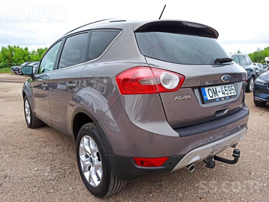 Pelēks Ford Kuga 2012 Daugavpils, ar dzinēja tilpumu 2.00 L un nobraukumu 0 tūkst. km par 7150 €, foto 6 vietnē AUTOMOTO.COM.LV