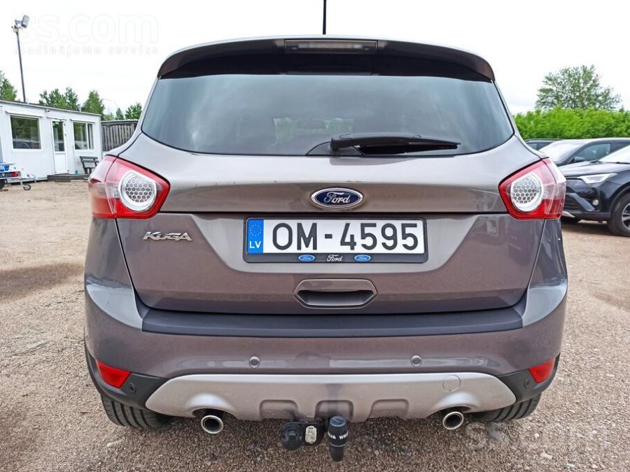 Pelēks Ford Kuga 2012 Daugavpils, ar dzinēja tilpumu 2.00 L un nobraukumu 0 tūkst. km par 7150 €, foto 7 vietnē AUTOMOTO.COM.LV