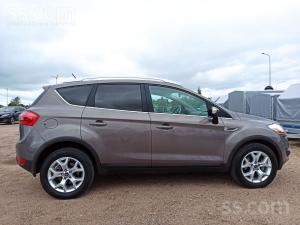 Pelēks Ford Kuga 2012 Daugavpils, ar dzinēja tilpumu 2.00 L un nobraukumu 0 tūkst. km par 7150 €, foto 9 vietnē AUTOMOTO.COM.LV