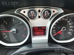 Pelēks Ford Kuga 2012 Daugavpils, ar dzinēja tilpumu 2.00 L un nobraukumu 0 tūkst. km par 7150 €, foto 24 vietnē AUTOMOTO.COM.LV