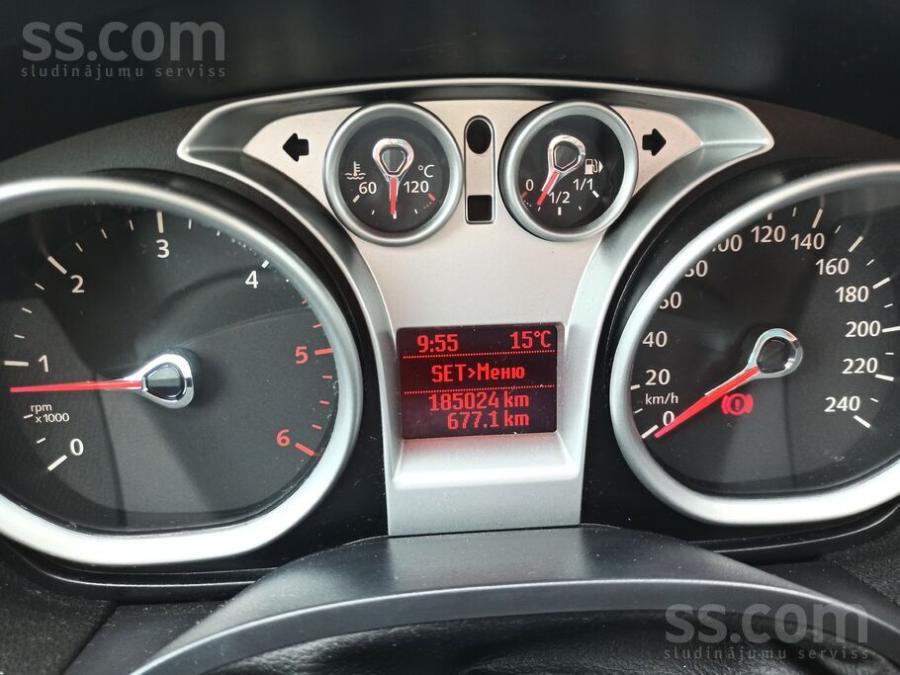 Pelēks Ford Kuga 2012 Daugavpils, ar dzinēja tilpumu 2.00 L un nobraukumu 0 tūkst. km par 7150 €, foto 24 vietnē AUTOMOTO.COM.LV