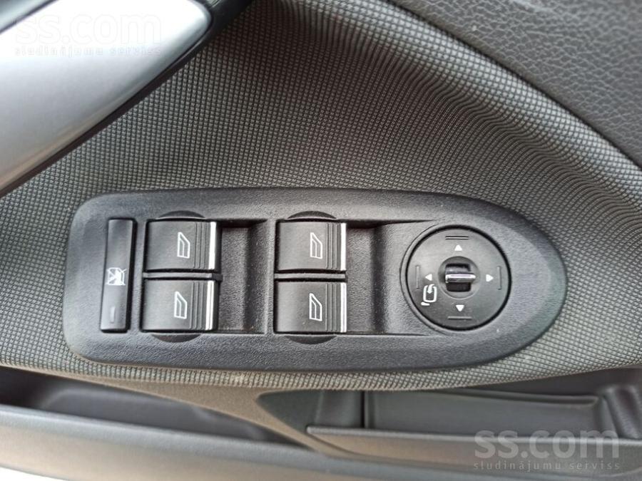 Pelēks Ford Kuga 2012 Daugavpils, ar dzinēja tilpumu 2.00 L un nobraukumu 0 tūkst. km par 7150 €, foto 25 vietnē AUTOMOTO.COM.LV