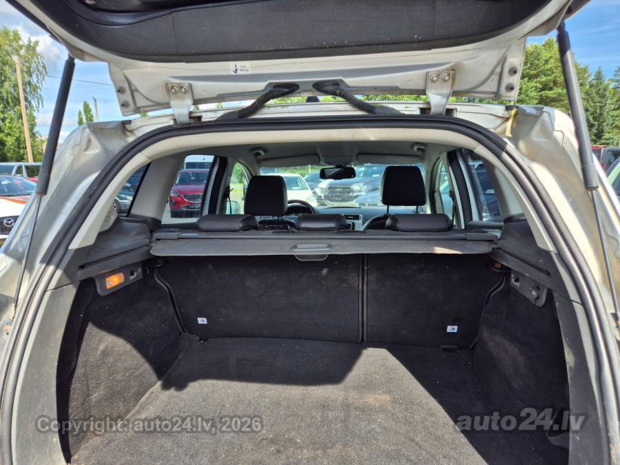 Pelēks Ford Kuga 2012 Tartu, ar dzinēja tilpumu 2.00 L un nobraukumu 356 tūkst. km par 3990 €, foto 13 vietnē AUTOMOTO.COM.LV