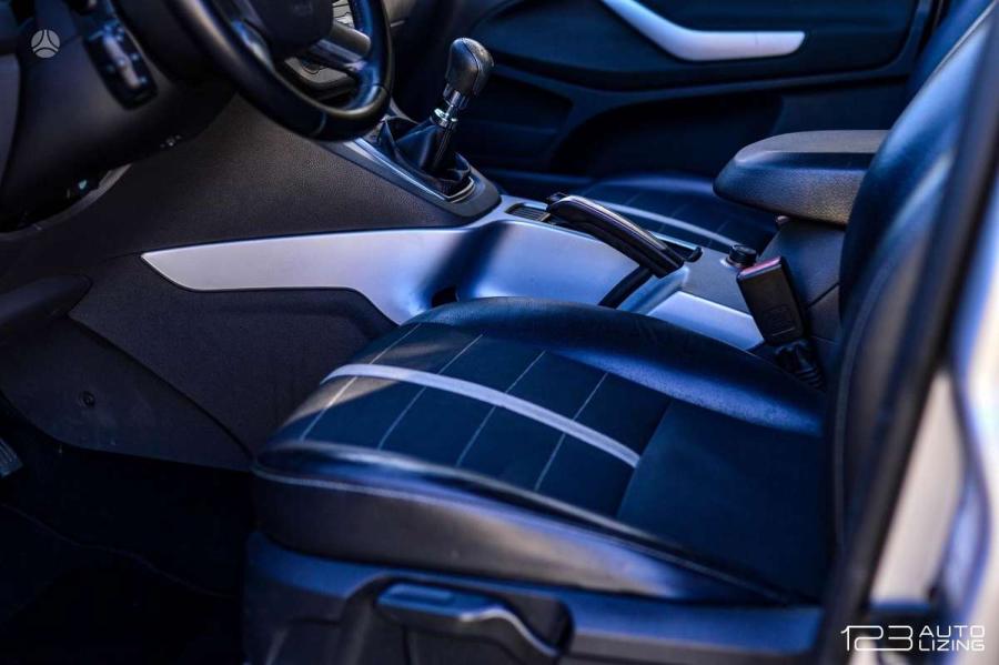 Pelēks Ford Kuga 2012 Kretinga, ar dzinēja tilpumu 2.00 L un nobraukumu 266 tūkst. km par 6350 €, foto 13 vietnē AUTOMOTO.COM.LV