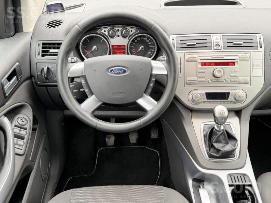 Grey Ford Kuga 2012 in Riga, with an engine capacity of 2.00 L and mileage of 244 thousand km for 6850 €, photo 5 on AUTOMOTO.COM.LV