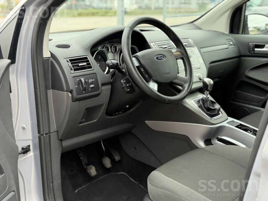 Grey Ford Kuga 2012 in Riga, with an engine capacity of 2.00 L and mileage of 244 thousand km for 6850 €, photo 7 on AUTOMOTO.COM.LV