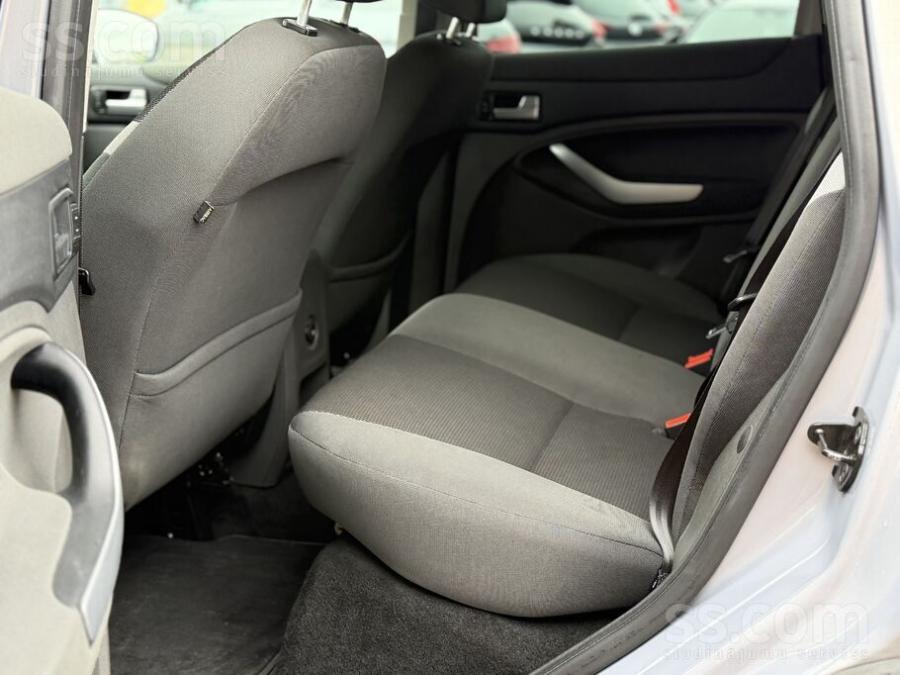 Grey Ford Kuga 2012 in Riga, with an engine capacity of 2.00 L and mileage of 244 thousand km for 6850 €, photo 13 on AUTOMOTO.COM.LV