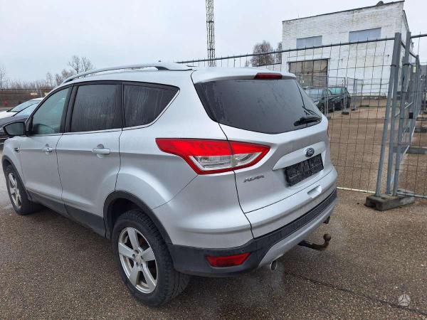 Grey Ford Kuga 2013 in Marijampole, with an engine capacity of 2.00 L and mileage of 137 thousand km for 4499 €, photo 5 on AUTOMOTO.COM.LV
