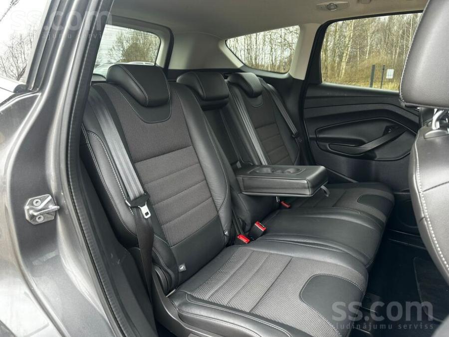 Grey Ford Kuga 2013 in Jelgava, with an engine capacity of 1.60 L and mileage of 0 thousand km for 8800 €, photo 11 on AUTOMOTO.COM.LV