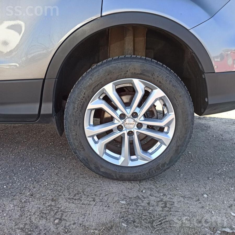 Grey Ford Kuga 2013 in Daugavpils, with an engine capacity of 2.00 L and mileage of 0 thousand km for 8300 €, photo 13 on AUTOMOTO.COM.LV