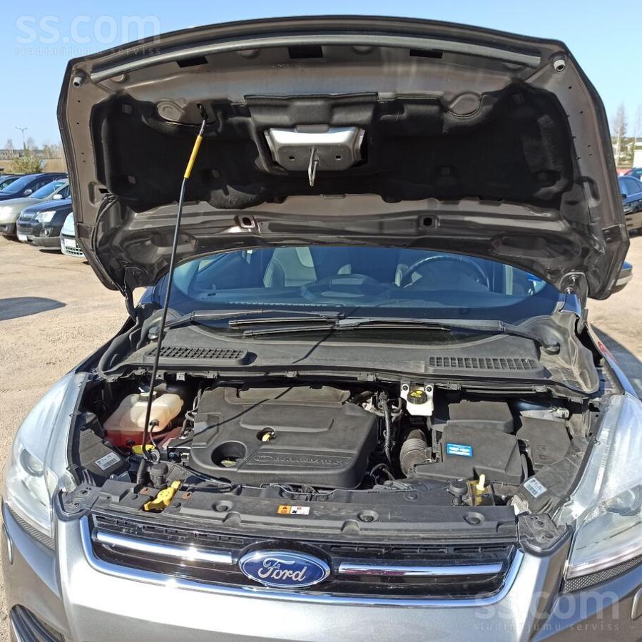 Grey Ford Kuga 2013 in Daugavpils, with an engine capacity of 2.00 L and mileage of 0 thousand km for 8300 €, photo 14 on AUTOMOTO.COM.LV