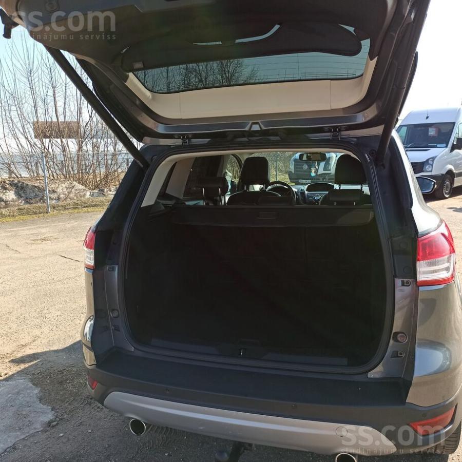 Grey Ford Kuga 2013 in Daugavpils, with an engine capacity of 2.00 L and mileage of 0 thousand km for 8300 €, photo 15 on AUTOMOTO.COM.LV