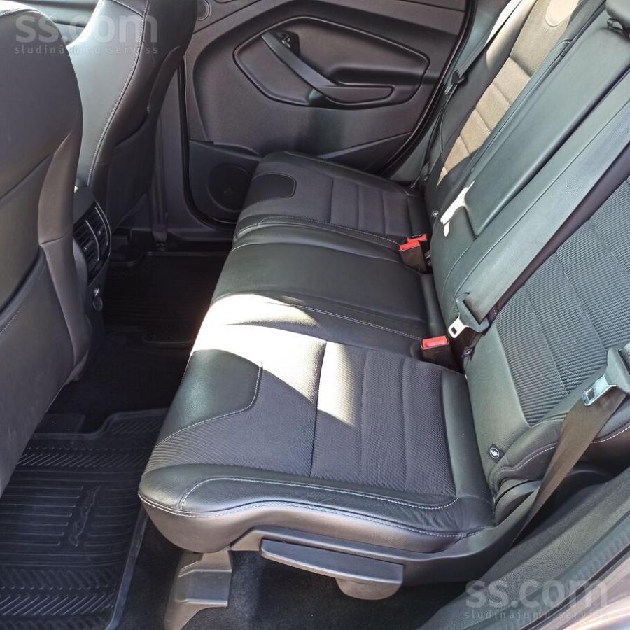 Grey Ford Kuga 2013 in Daugavpils, with an engine capacity of 2.00 L and mileage of 0 thousand km for 8300 €, photo 18 on AUTOMOTO.COM.LV