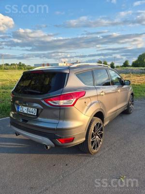 Pelēks Ford Kuga 2013 Jelgava, ar dzinēja tilpumu 2.00 L un nobraukumu 198 tūkst. km par 7400 €, foto 4 vietnē AUTOMOTO.COM.LV