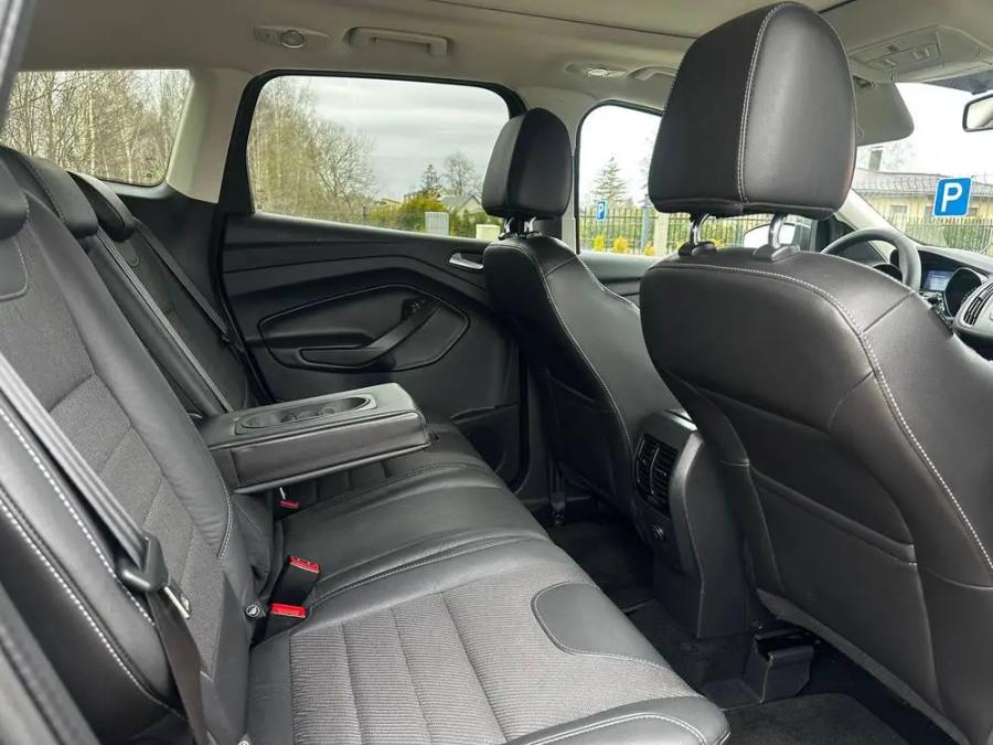 Pelēks Ford Kuga 2013 Jelgava, ar dzinēja tilpumu 1.60 L un nobraukumu 208 tūkst. km par 8800 €, foto 13 vietnē AUTOMOTO.COM.LV